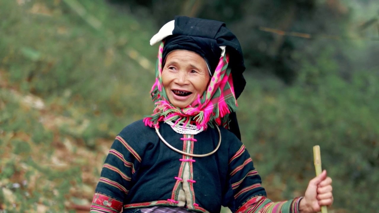 Màu đen chủ đạo trong trang phục của người Lô Lô Đen