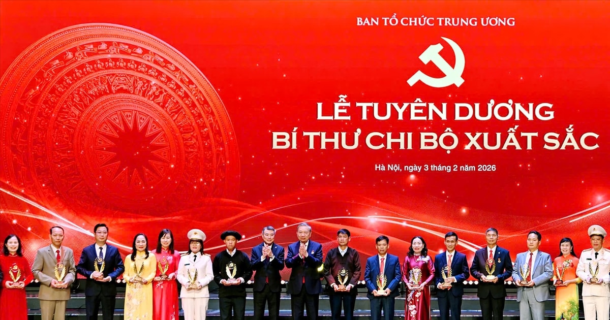 Tuyên dương 96 bí thư chi bộ xuất sắc và trao Giải Búa liềm Vàng lần thứ X
